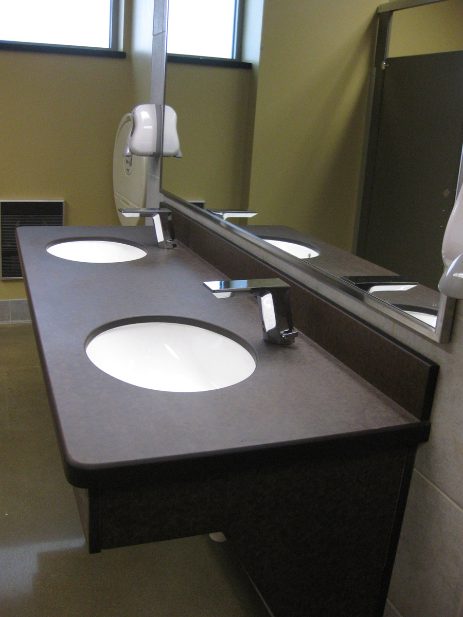 Bathroom counters by Paneltech | Archello