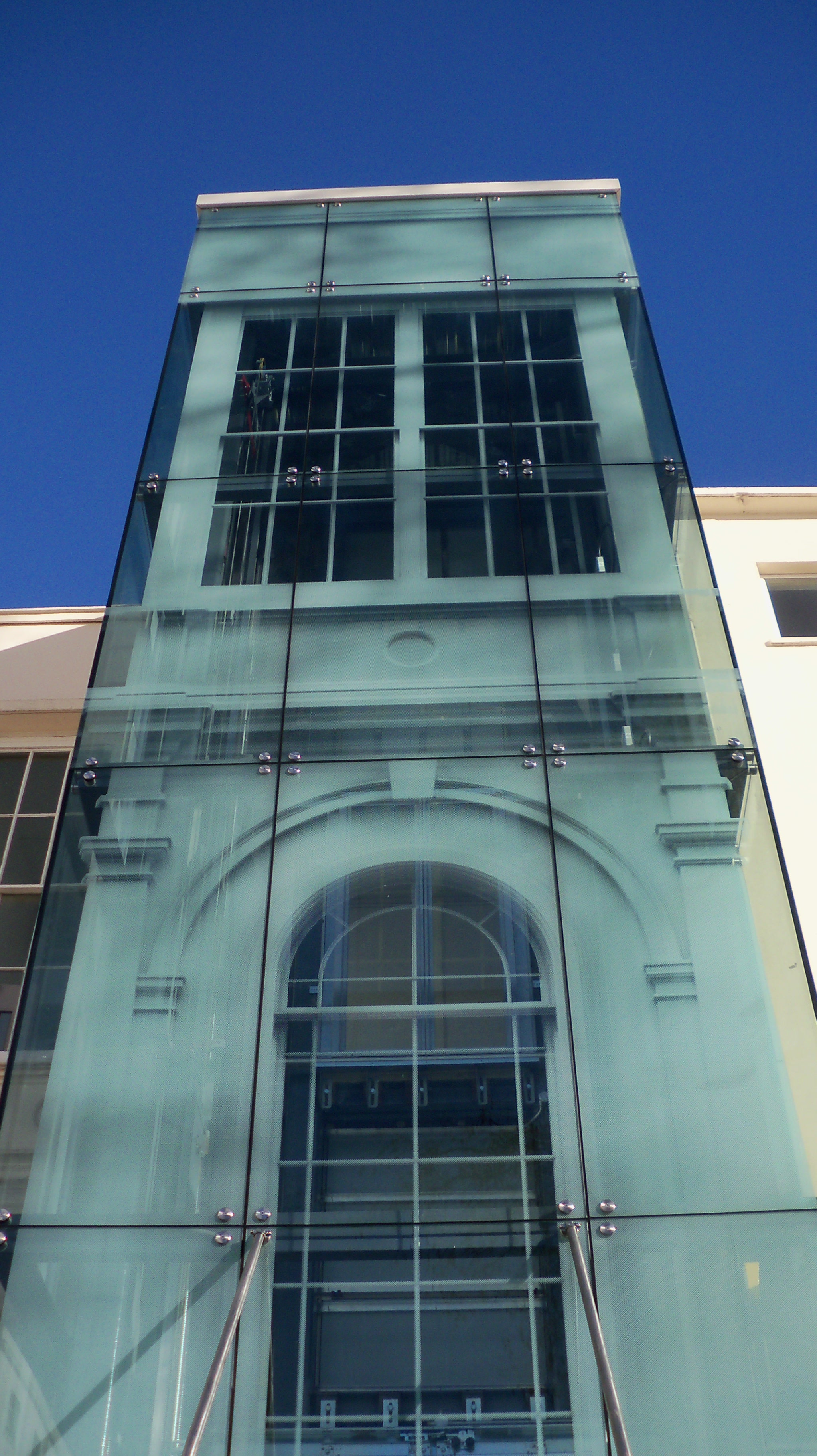 French consulate | INTERPANE | Archello