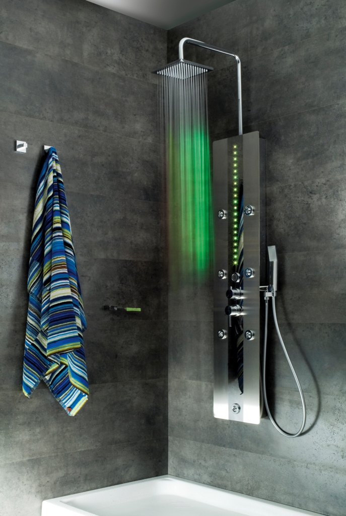 Webert Sofio LED shower panel 72 Blue por Hudson Reed | Archello