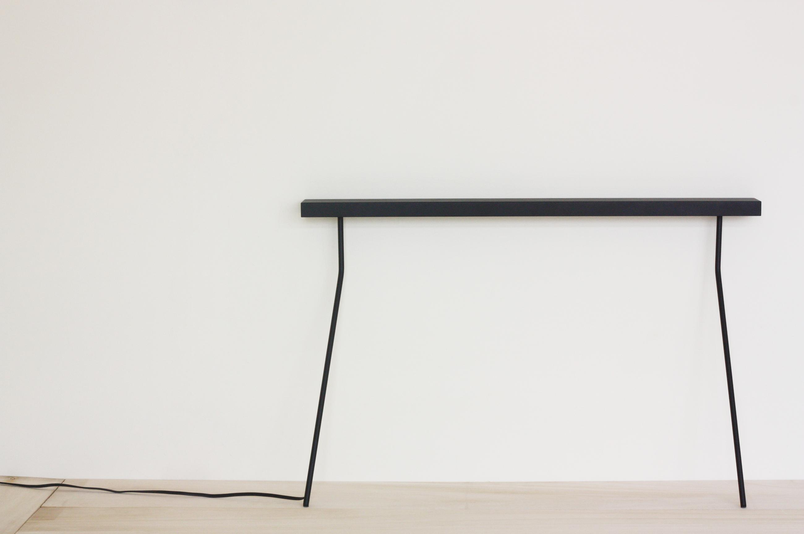 Leaning Table Light by Yenwen Tseng | Archello