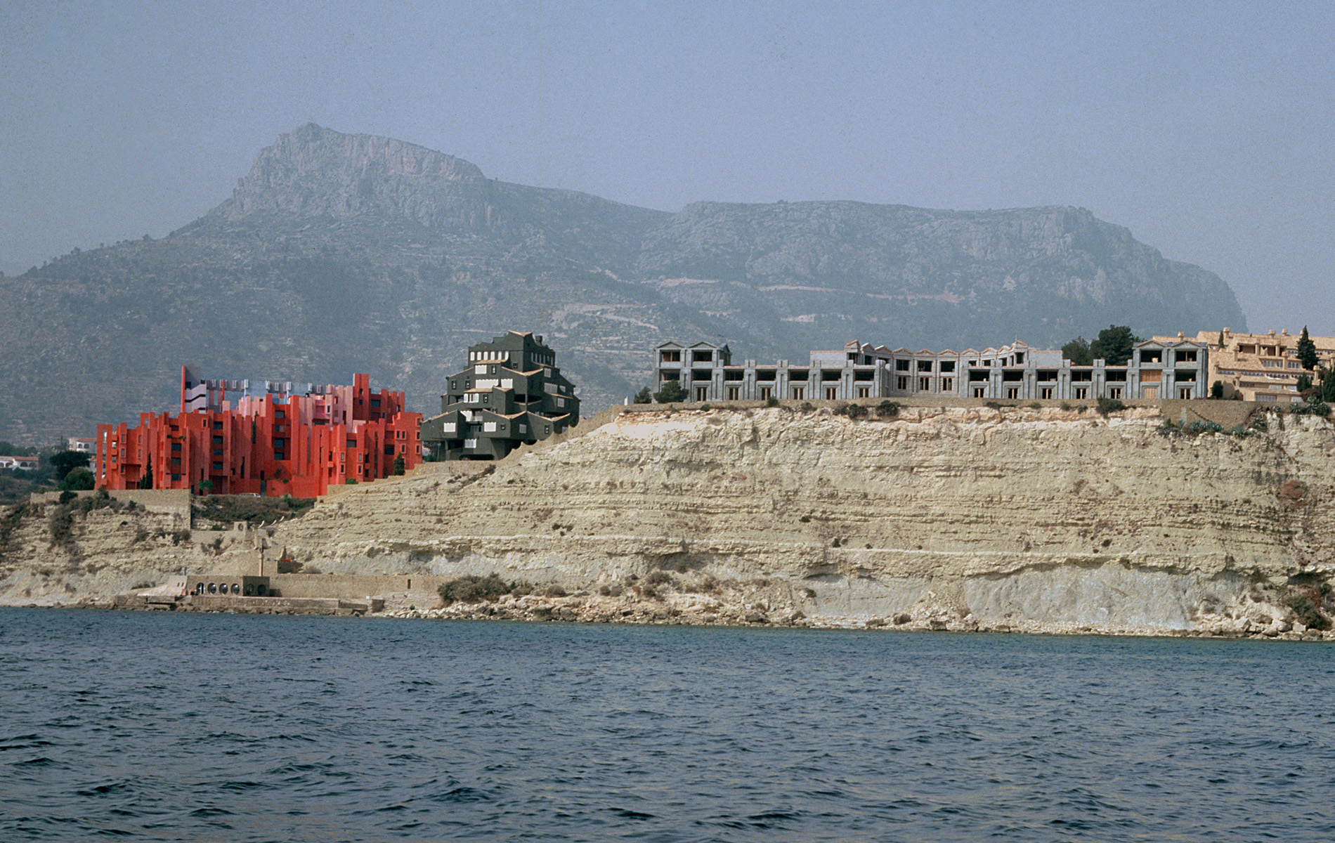 La Manzanera | Ricardo Bofill Taller de Arquitectura | Archello