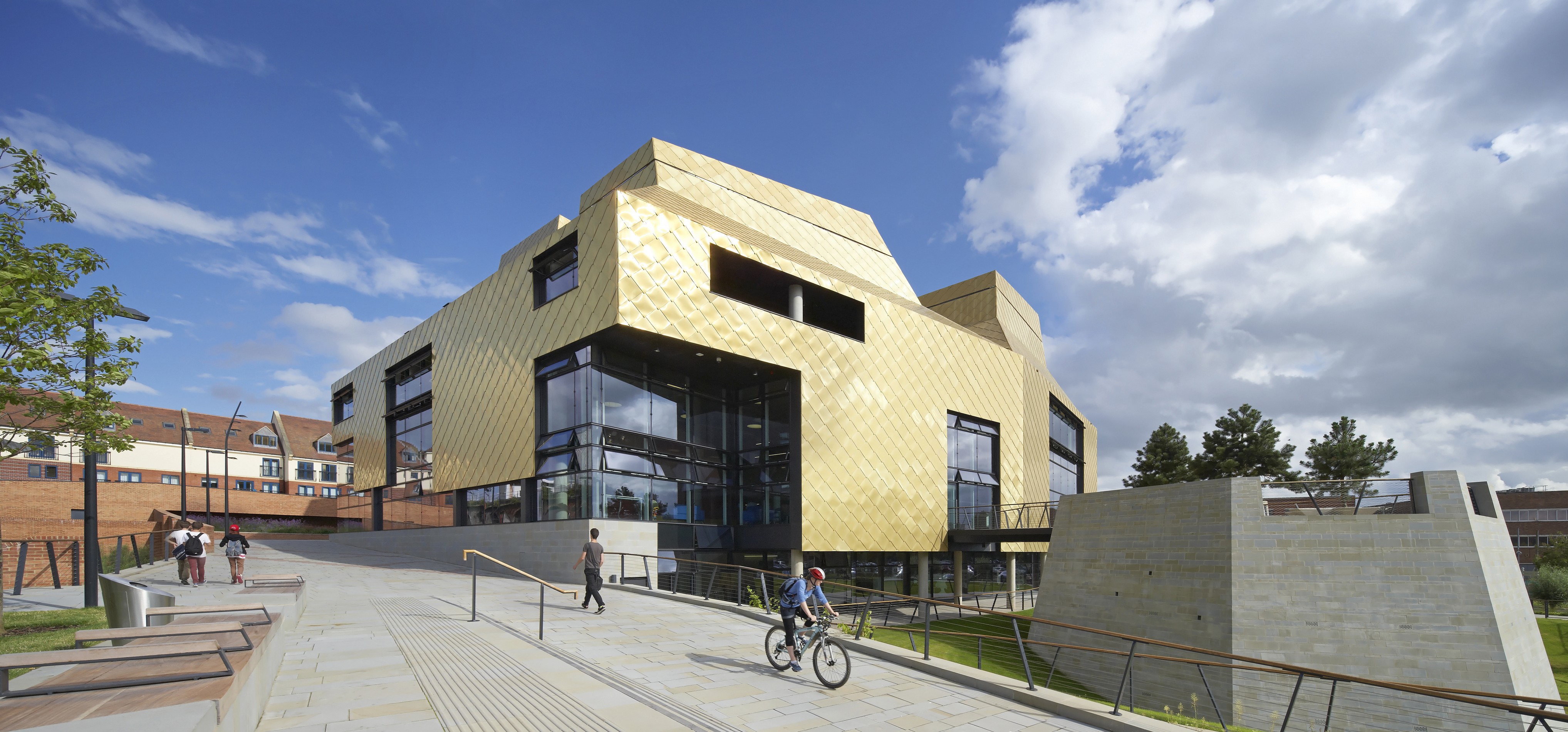 The Hive Worcester Library Landscape | Grant Associates | Archello