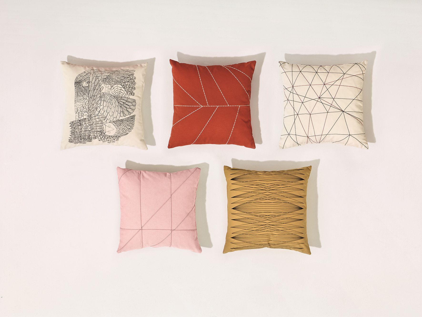 Cushions da Arper SPA | Archello