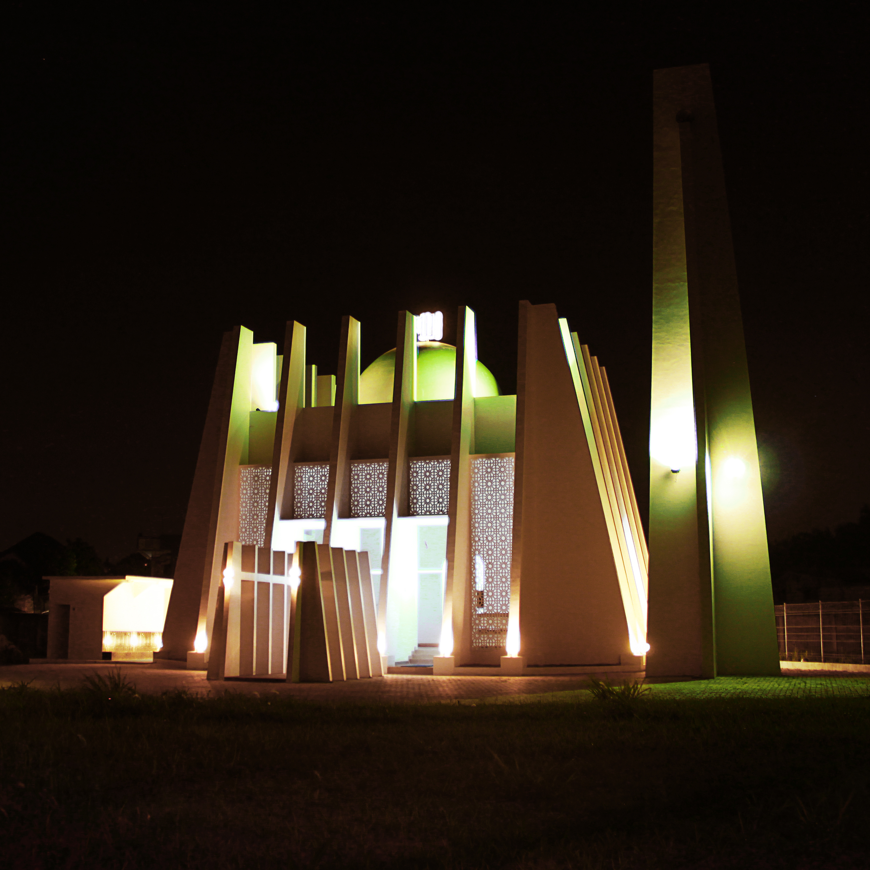 Permata Qolbu Mosque | Mahadiyanto Architectural Studio | Archello