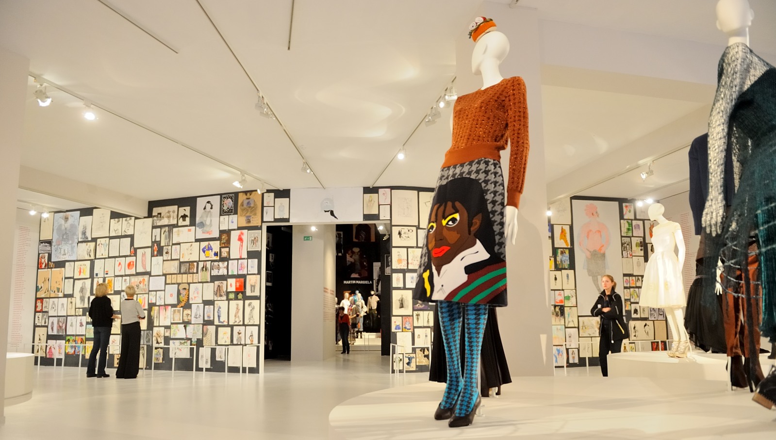 Magnetic sketchwall in Fashion Museum Antwerp | MagPaint Europe bv ...