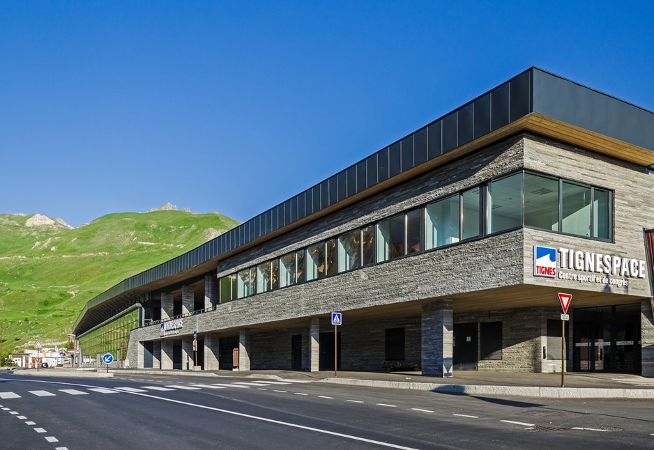 Tignespace, indoor sports centre and conference centre | SG - Architecte | Archello