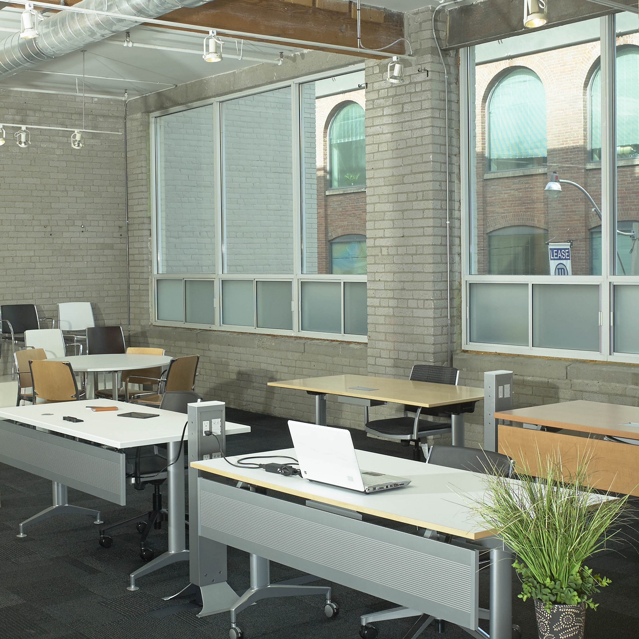 VERTICAL TOWER nach Connectrac | Archello