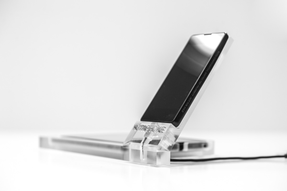 Yota Phone table display | External Reference | Archello