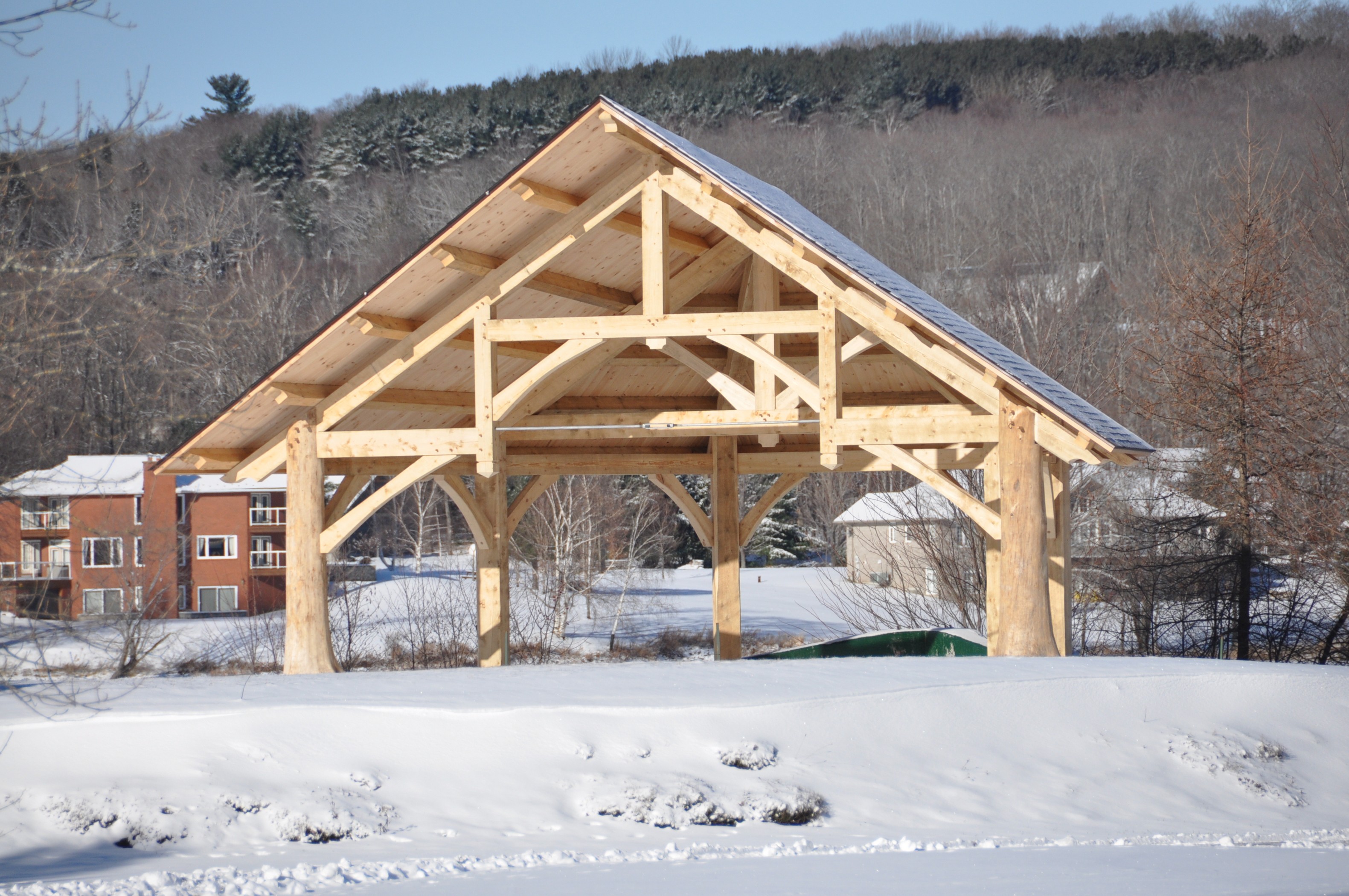 Timber frame por Northern Timberhouse | Archello