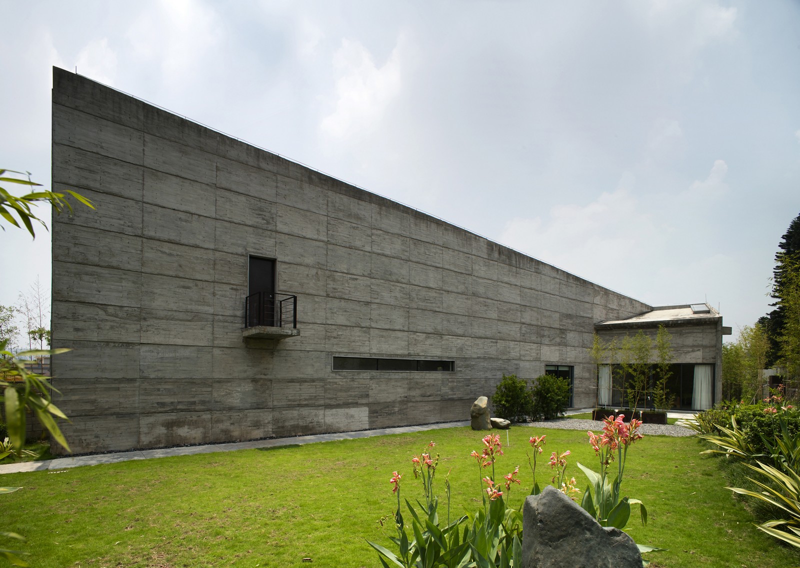 Tapered House | index architecture | Archello