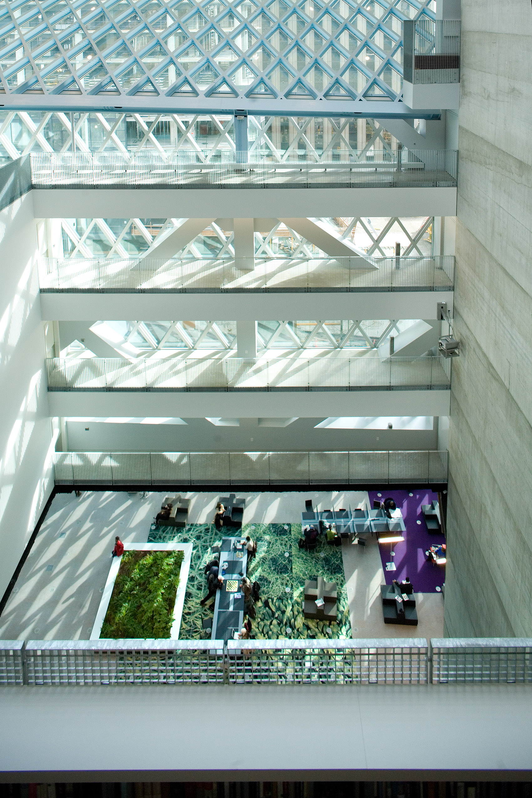Gallery of Seattle Central Library | Inside Outside | Media - 4