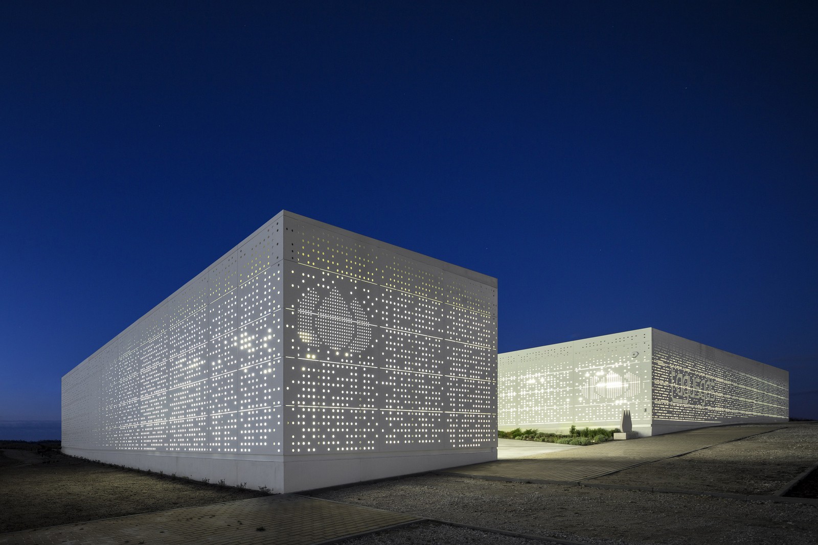 Tagus Gás Head Office Building | Saraiva + Associados, Swisspearl ...