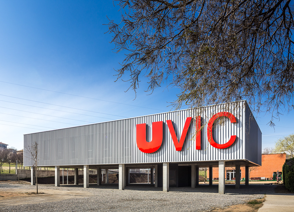 Edificio UVIC | Simón García | arqfoto | Archello