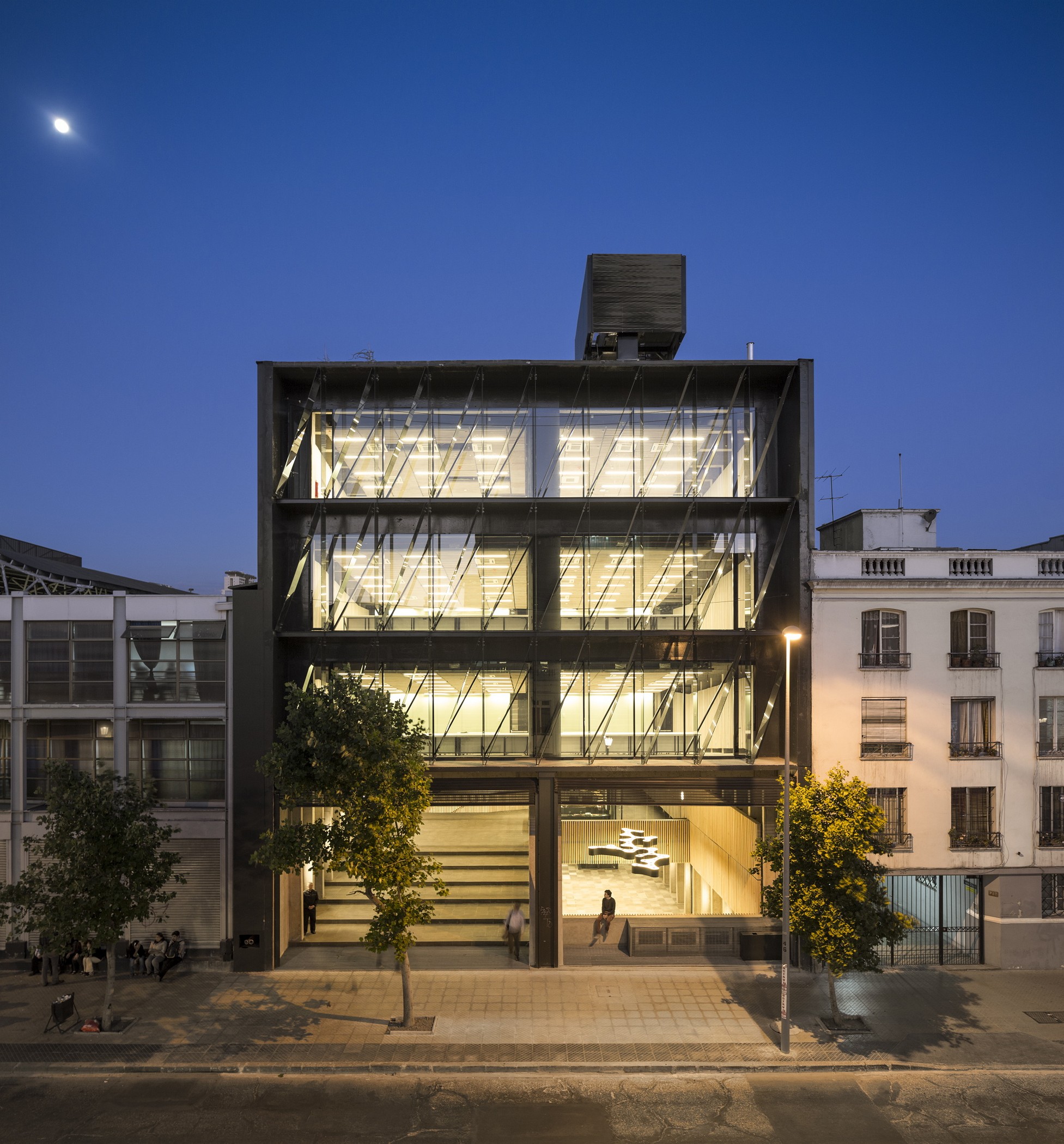Diego Portales University | Vondom | Archello