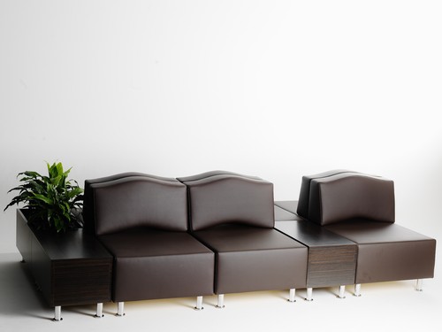 Onda Seating System por Benchmark Design Group | Archello