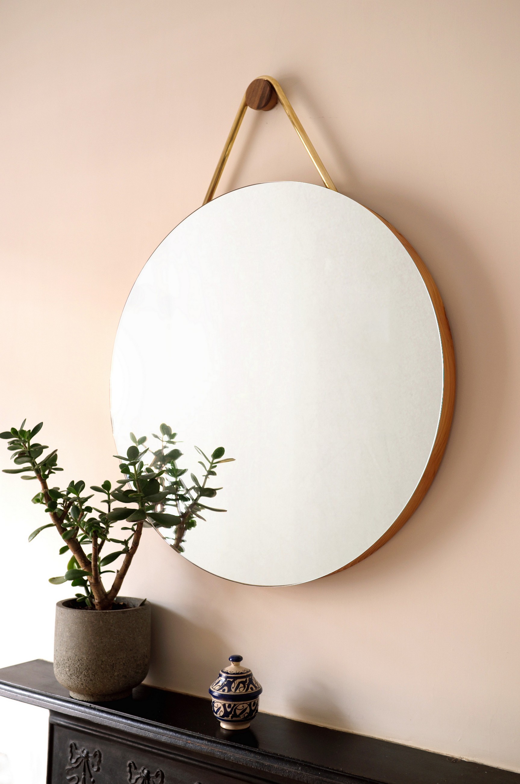 loop mirror by Tanti design | Archello