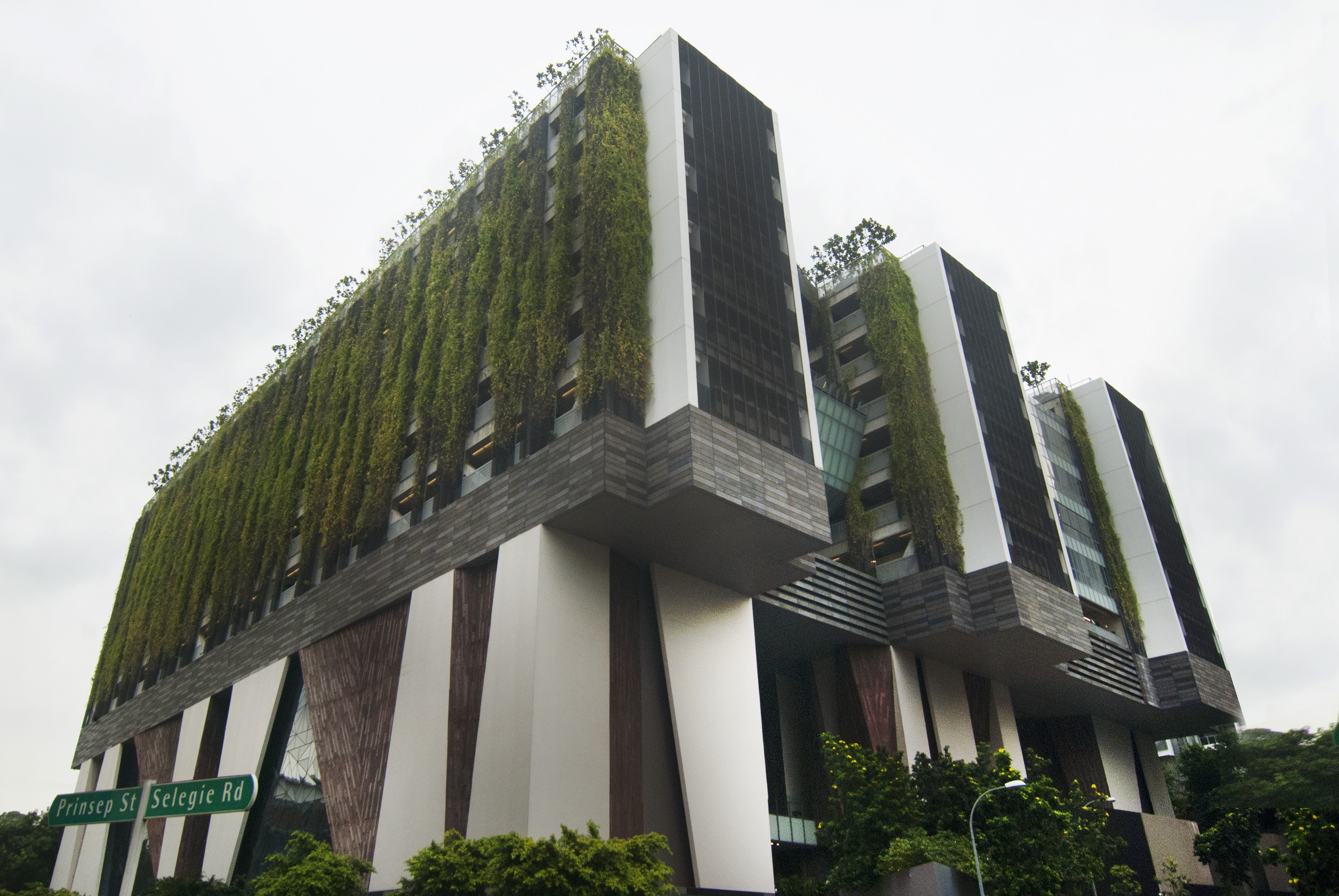 KKi Sweets and the Little Drom Store | PRODUCE Workshop | Archello