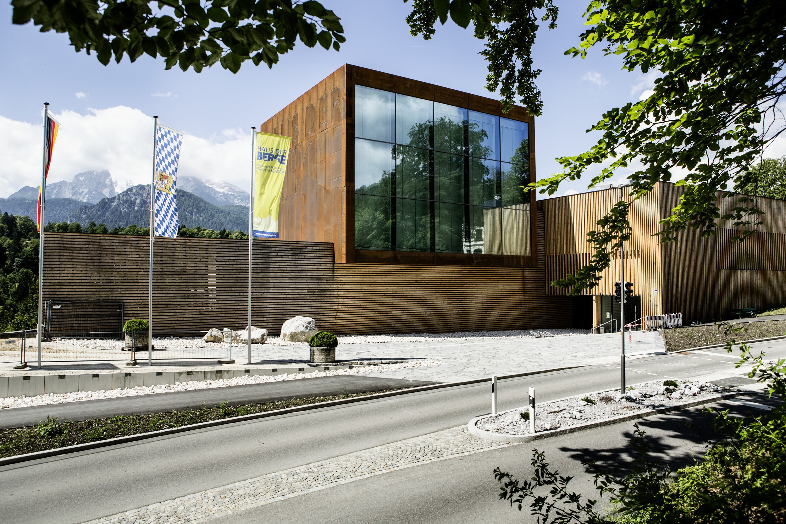 Haus der Berge. Vertical Wilderness | ATELIER BRÜCKNER | Archello
