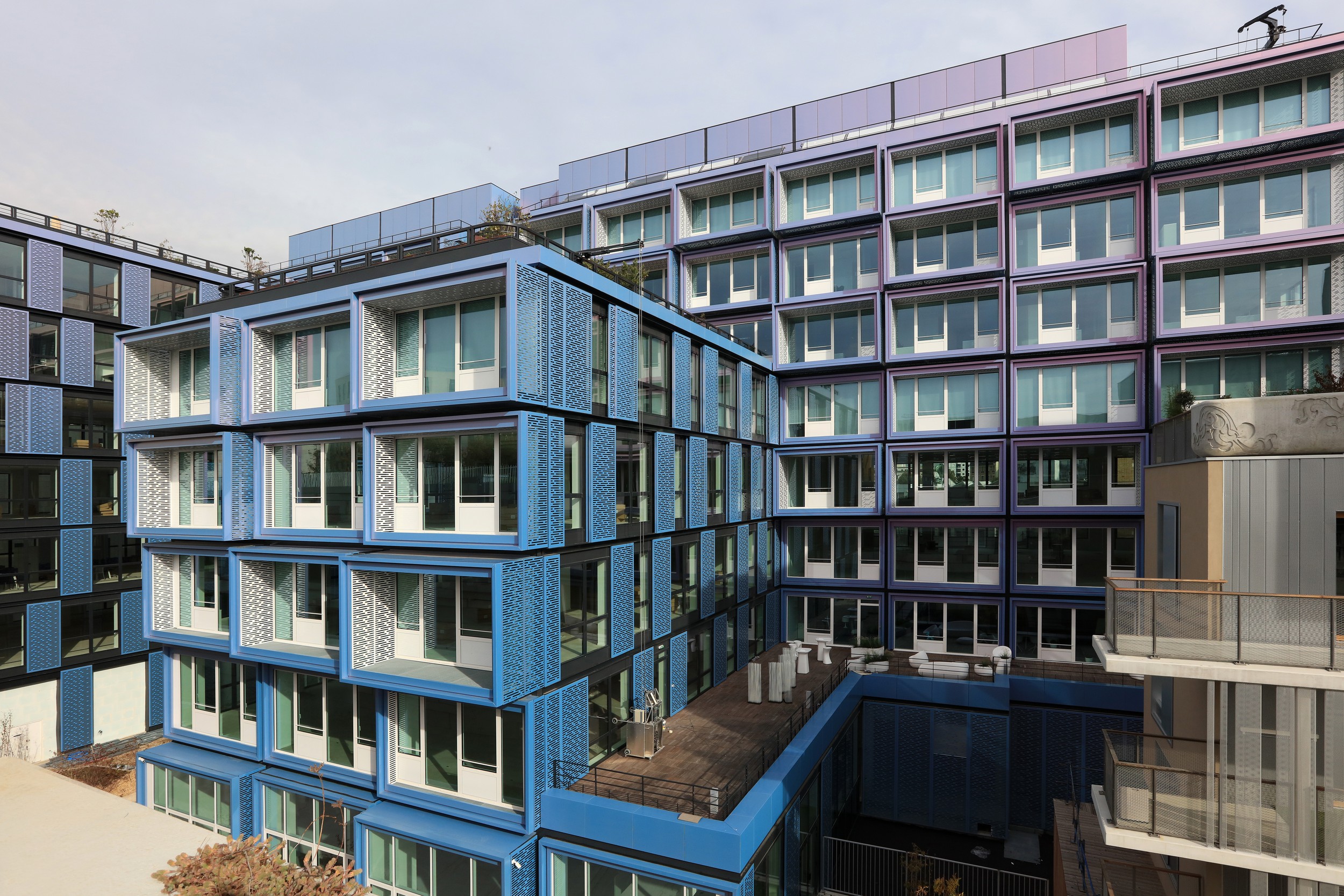 In Situ office building | Loci Anima | Archello