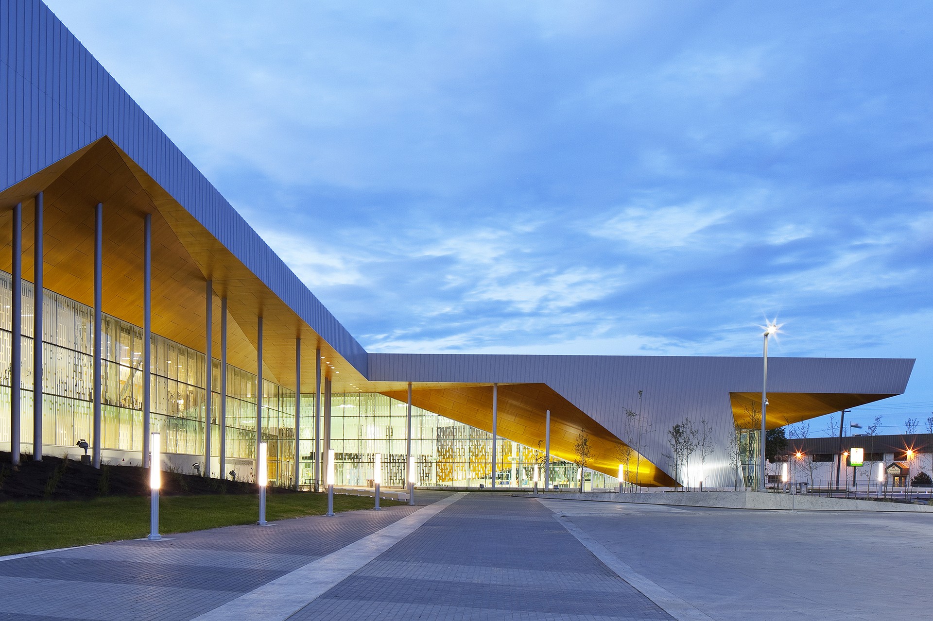 Commonweatlh Community Recreation Centre | MJMA | Archello
