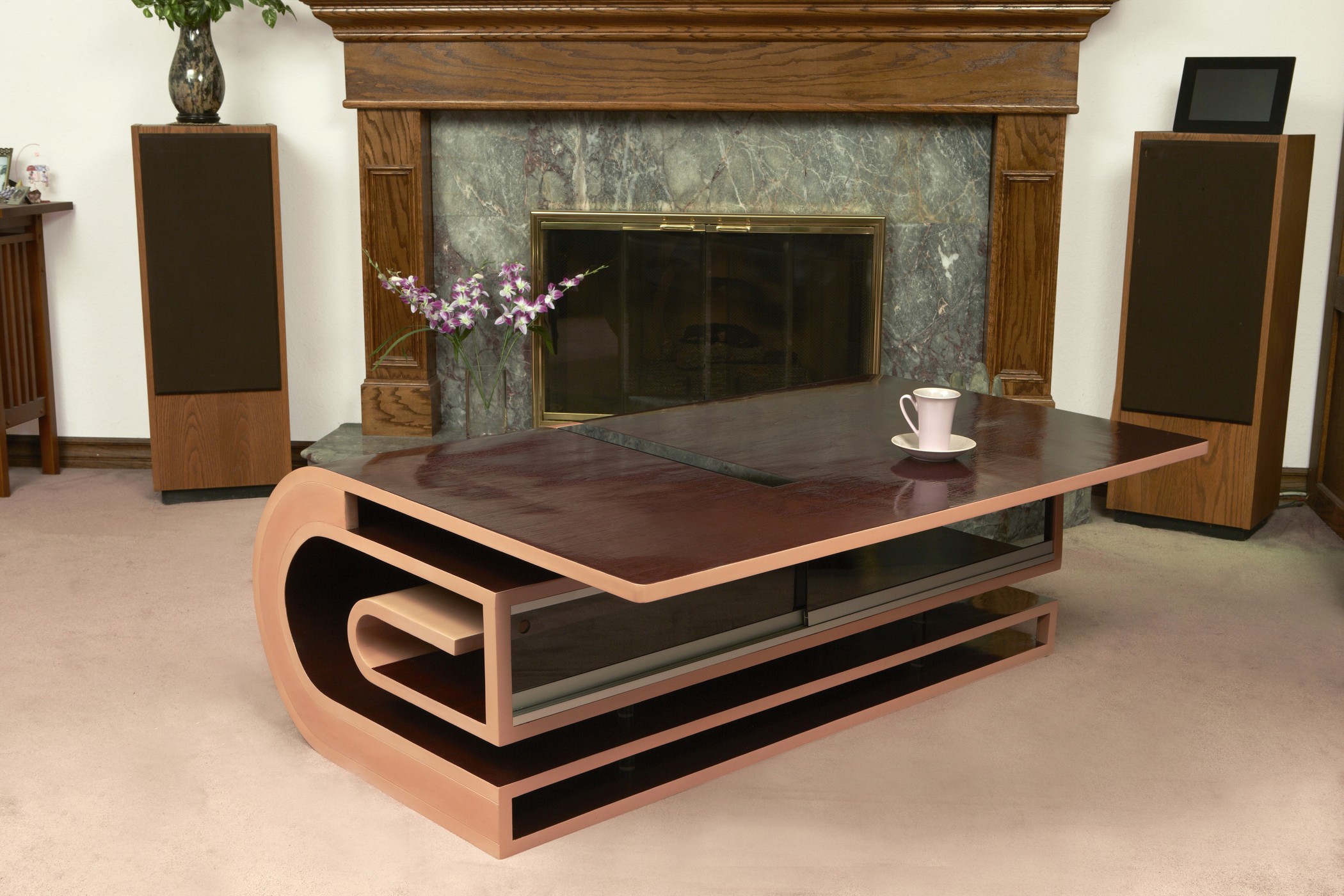 Cantilevered CoffeeTable por Livia Shi | Archello