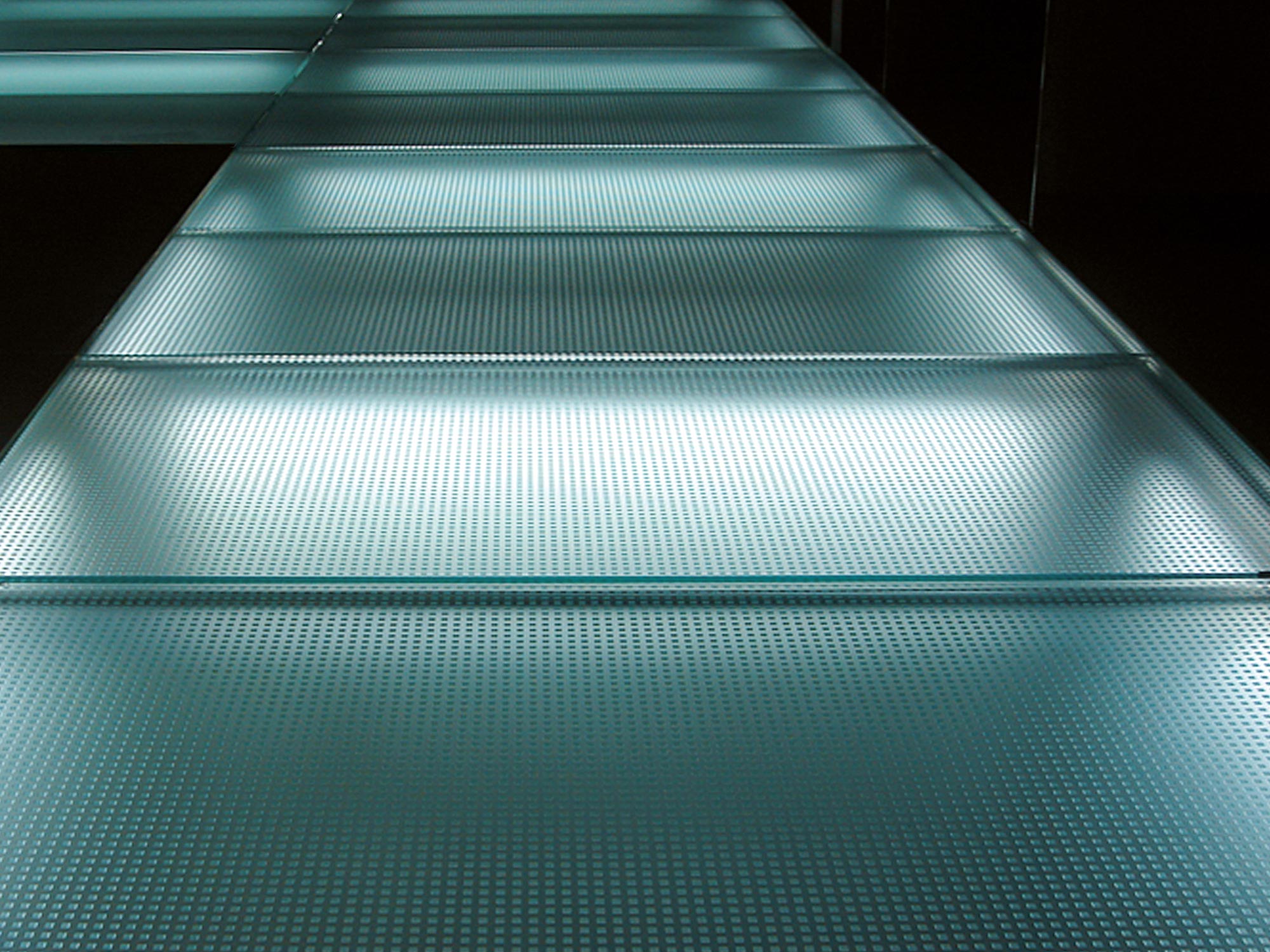 Madras® Matrix Flooring. Glass tiles for floating par {marque} | Archello