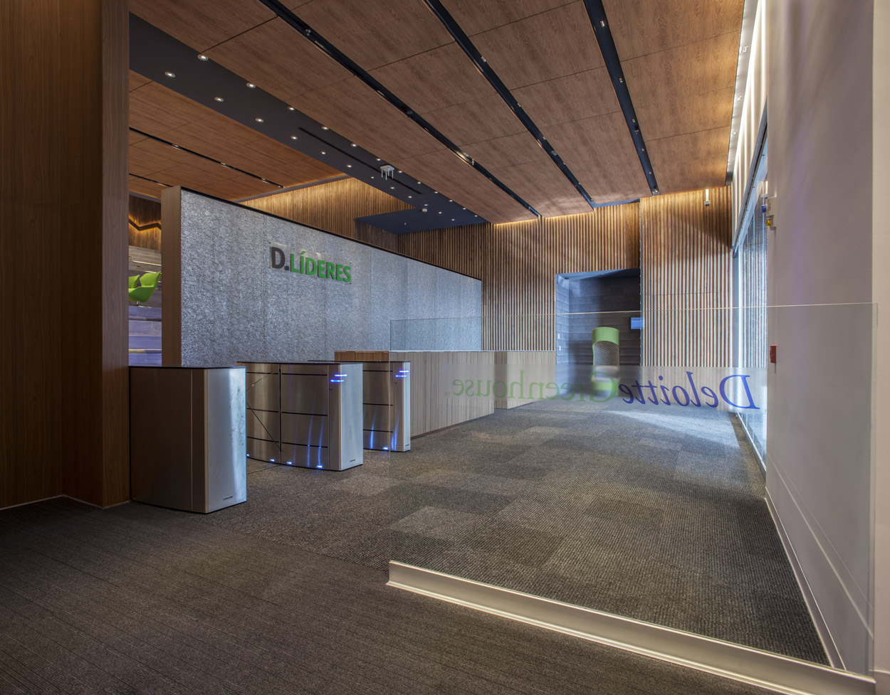 Gallery of Deloitte Centro de Excelencia | Serrano+ | Medios De ...