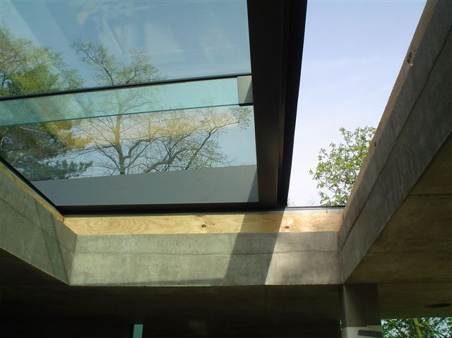 Sliding Skyglide Skylight por Glazing Vision | Archello