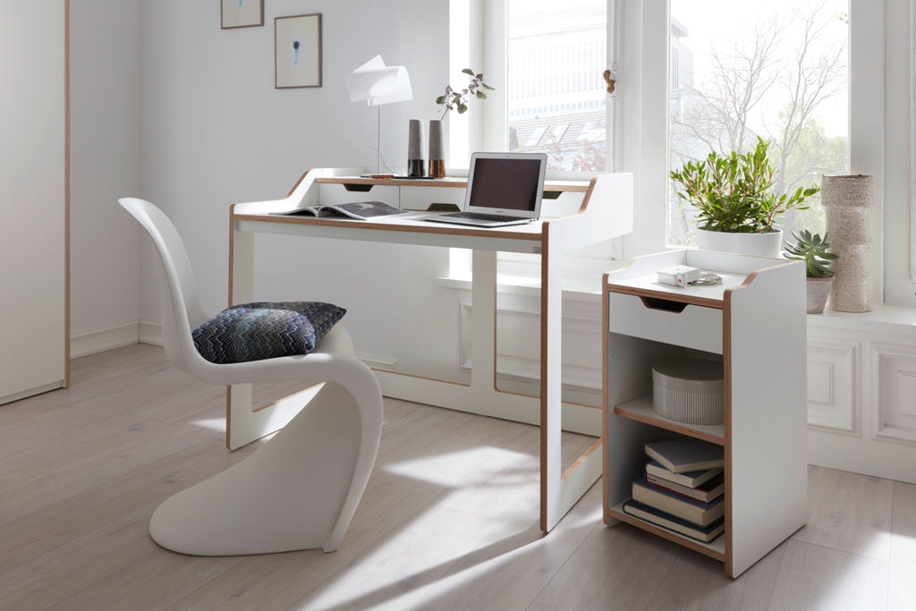 PLANE Desk by Müller small living | Archello