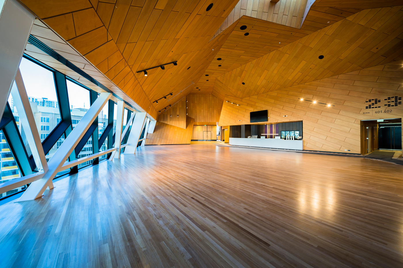 Discover Vorhangfassaden Theater Design Ideas and Pictures | Archello