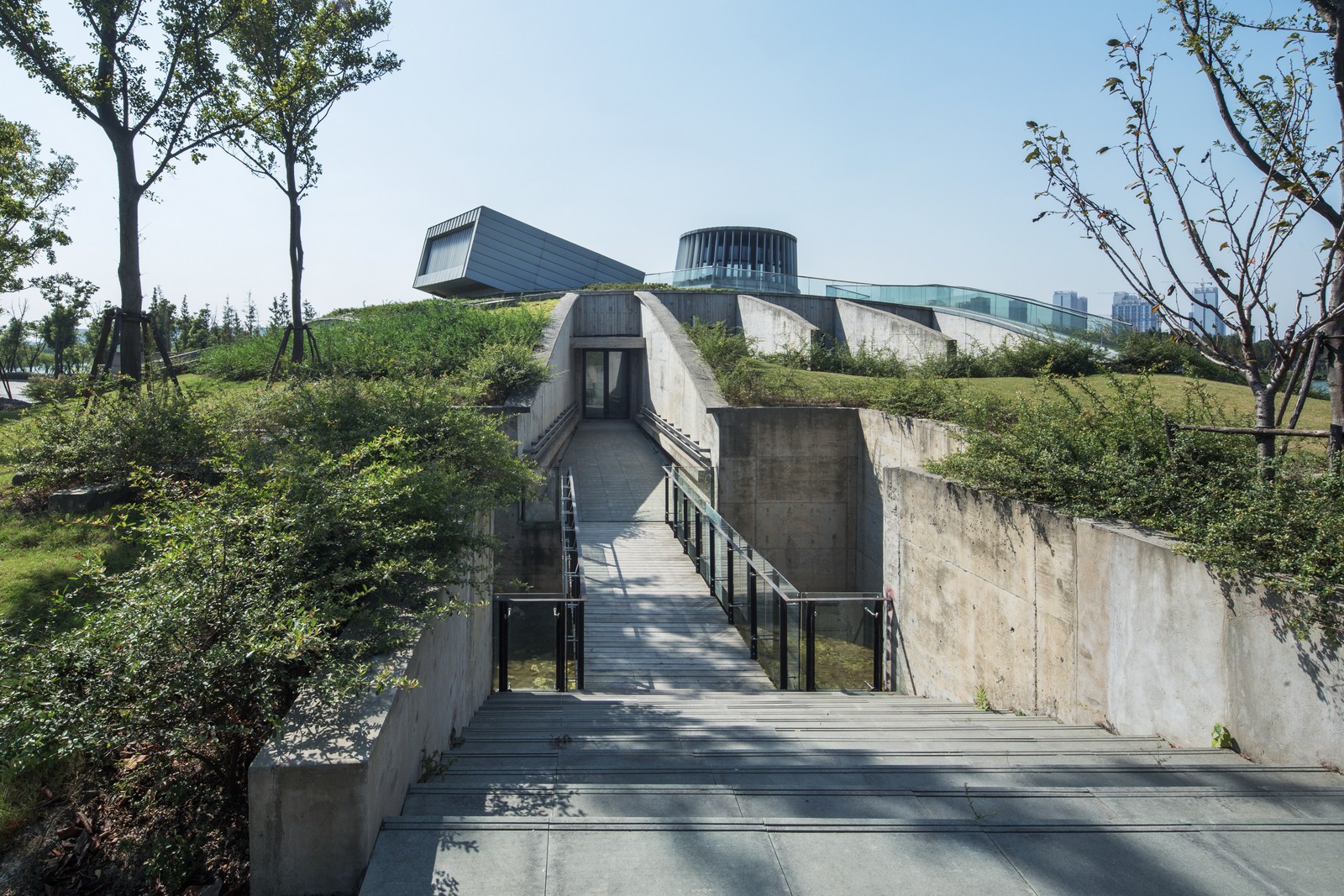Gallery of Waterfront Restaurant, Yuan Xiang Lake | Pro-Form Architects ...
