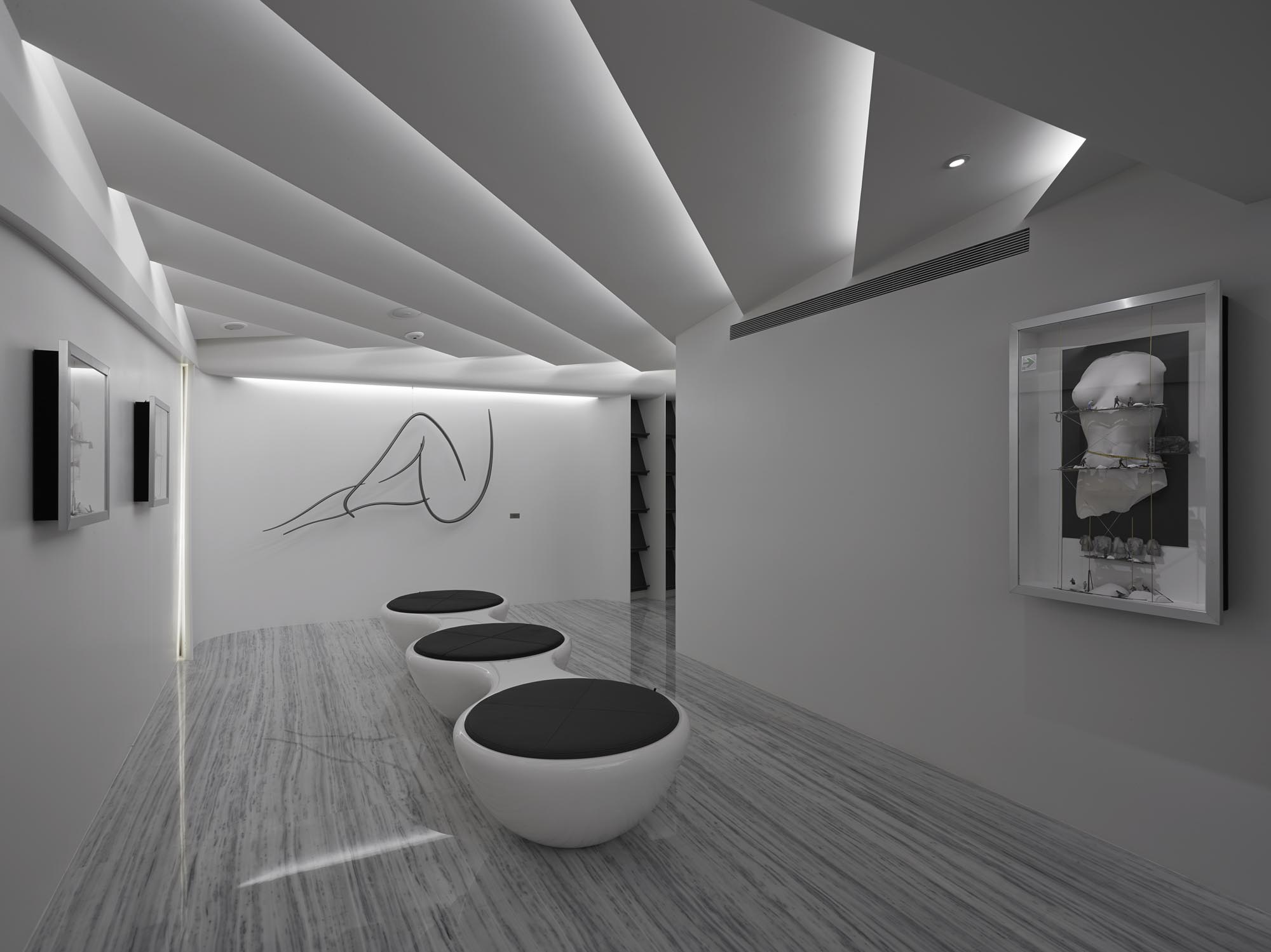 Gallery of Cosmetic surgery clinic | Waterfrom Design | Media - 2