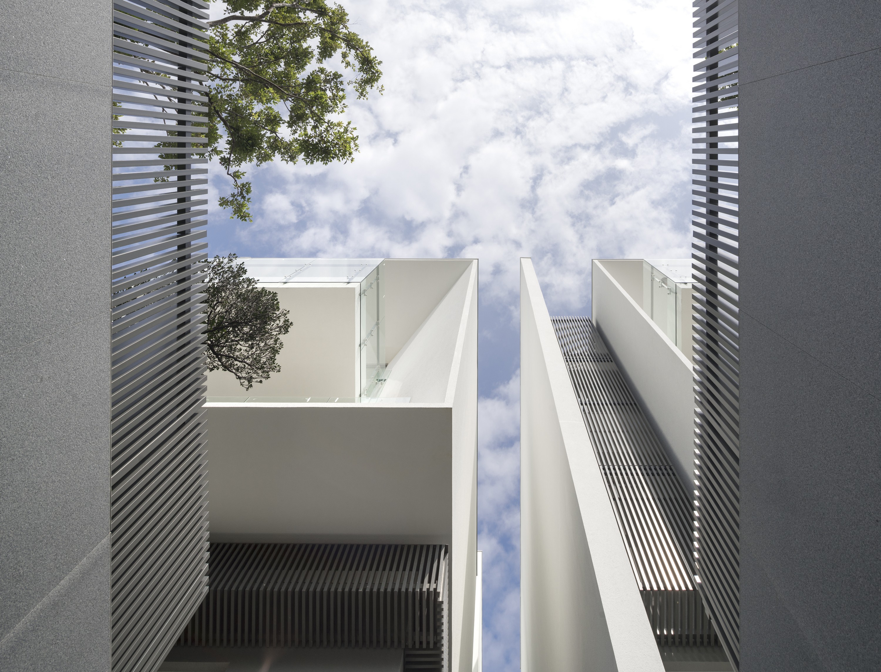 Gallery of The R-House | Q-LAB | Media - 9