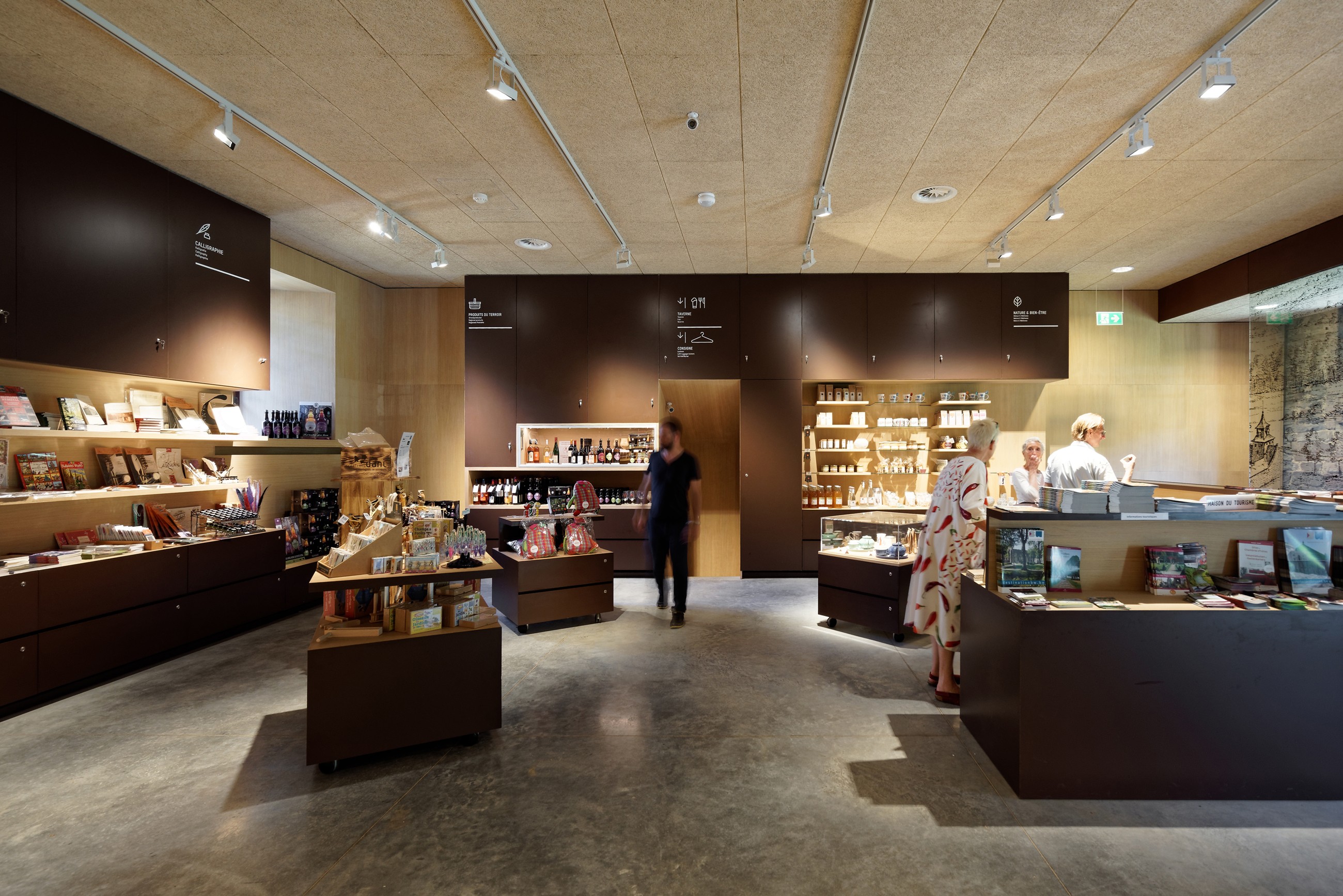 Discover Ceilings Visitor Center Design Ideas and Pictures | Archello