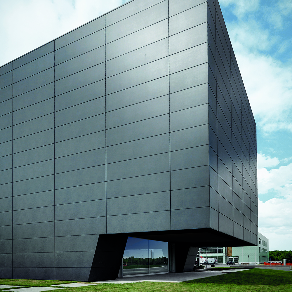 Thin ceramic facade panels por COECK | Archello