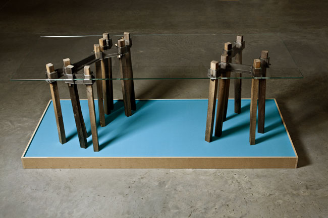Basis Table by Daphna Laurens | Archello