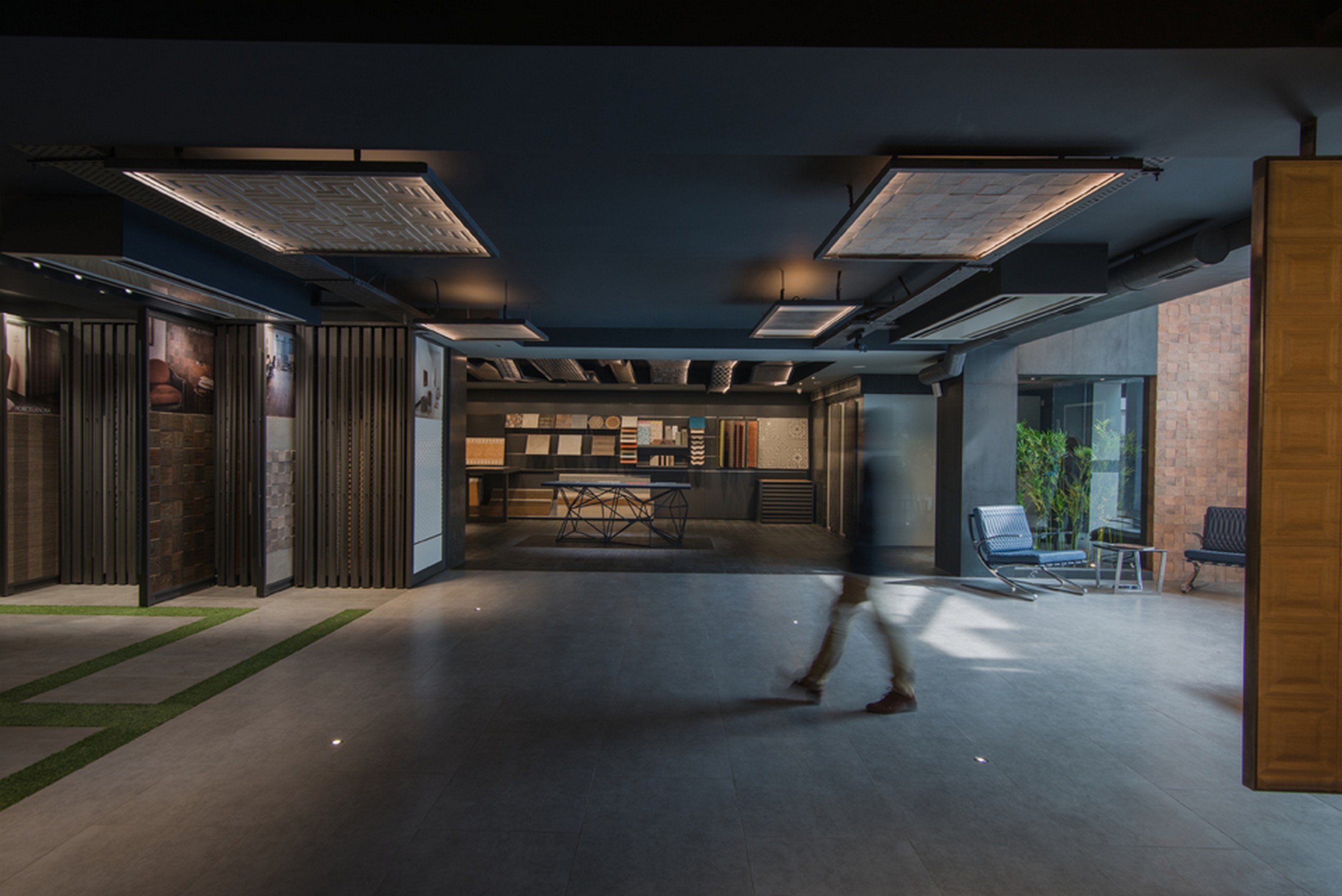 Gallery of INTERSEKT –TILES SHOWROOM | Spaces Architects @ ka | Media - 9