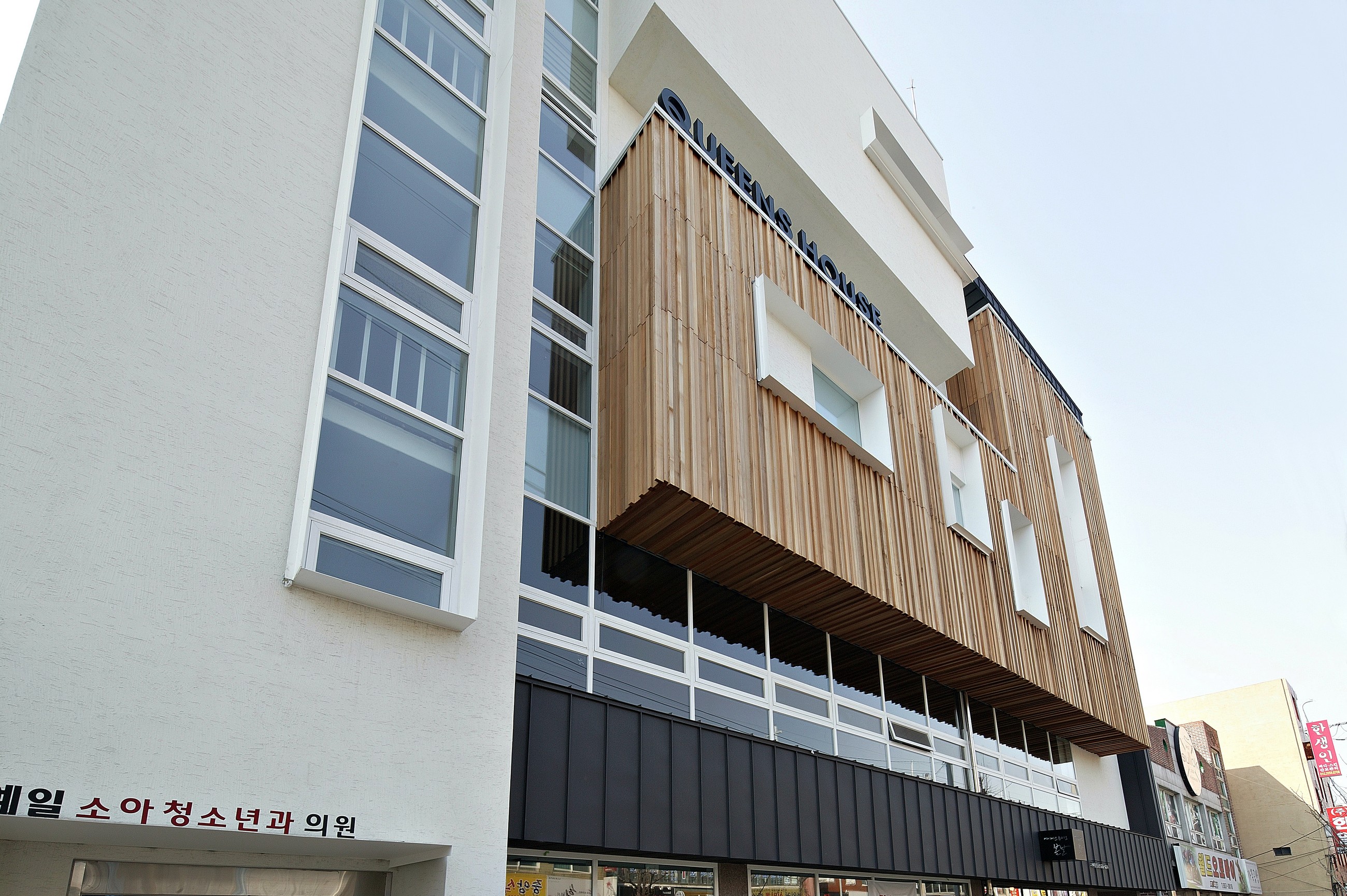 Queen's House | YOON- SPACE | Archello