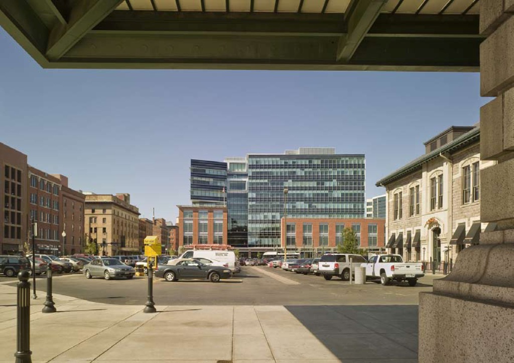 292,000 GSF EPA building | Zimmer Gunsul Frasca Architects | Archello