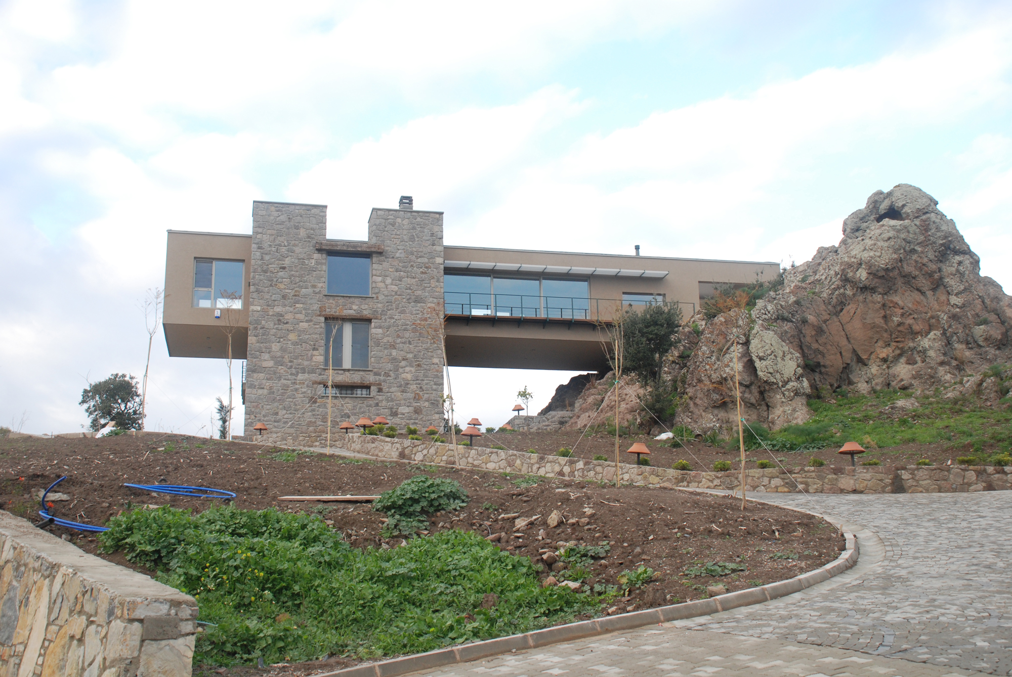 Ersan House | ACE ARCHITECTURE - CONSULTING & ENGINEERING CO.LTD | Archello