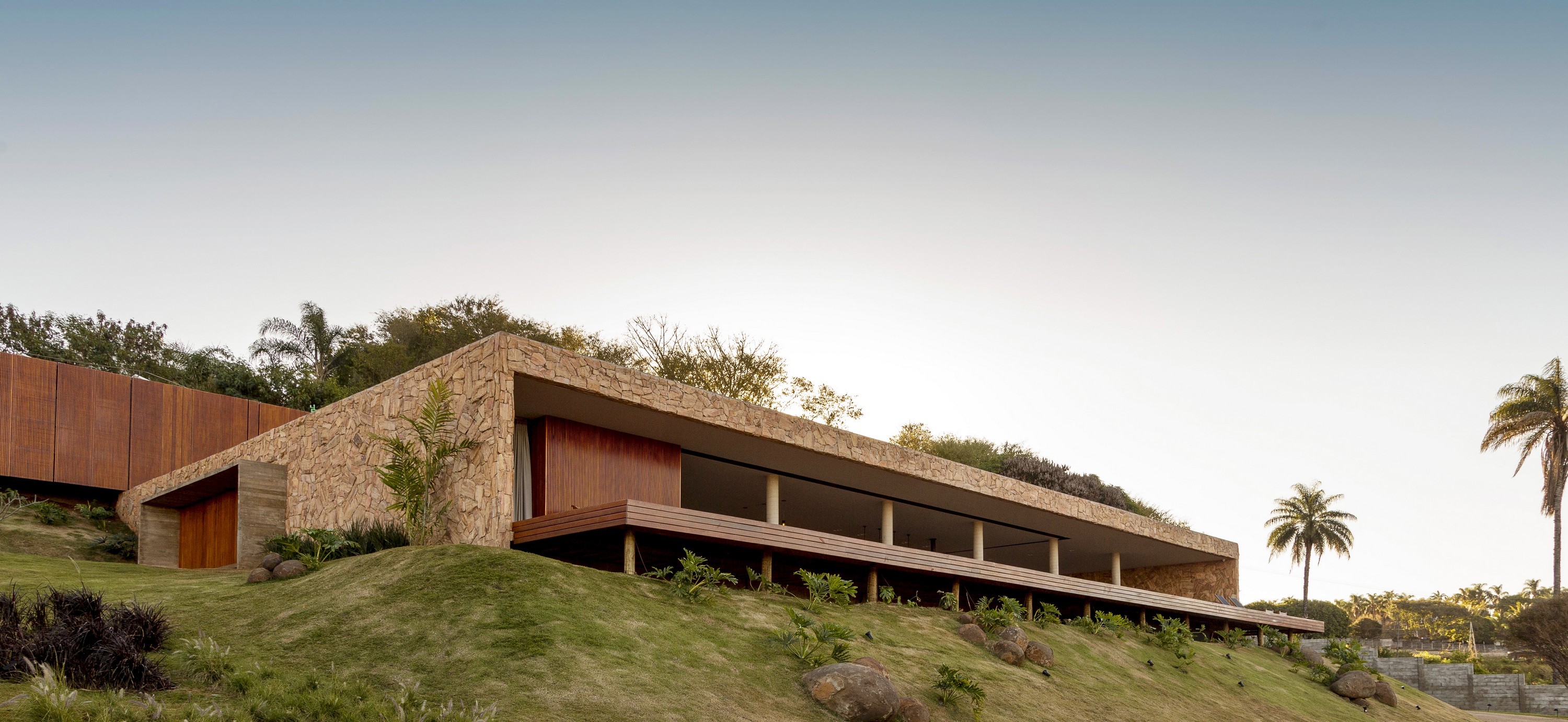 House of the stones | mf+arquitetos | Archello
