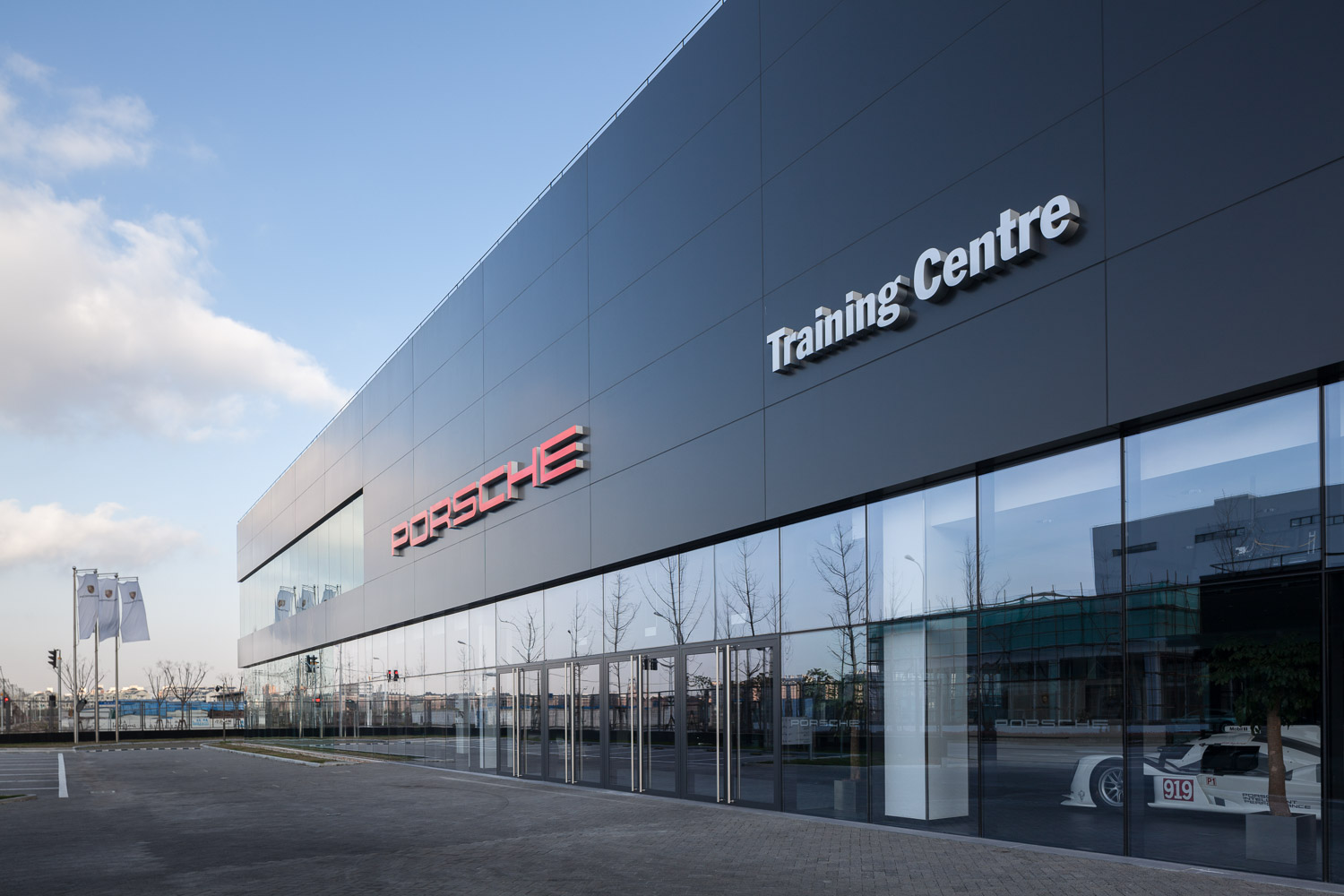 PORSCHE WAIGAOQIAO TRAINING CENTER | Seth Powers Photography | Archello