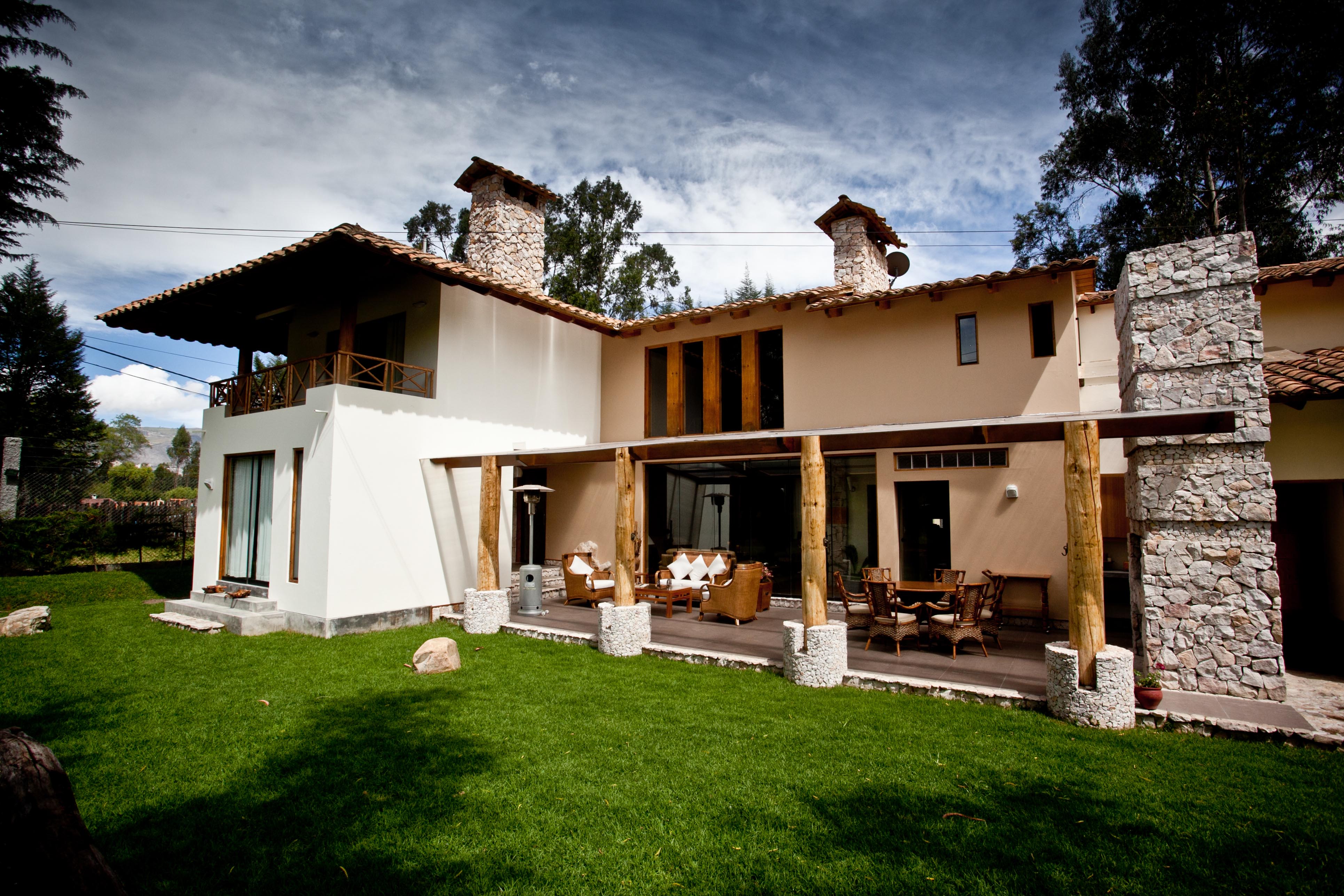 Arquitectura y Diseño, Casa en las Rocas | 14° Sur arquitectos | Archello