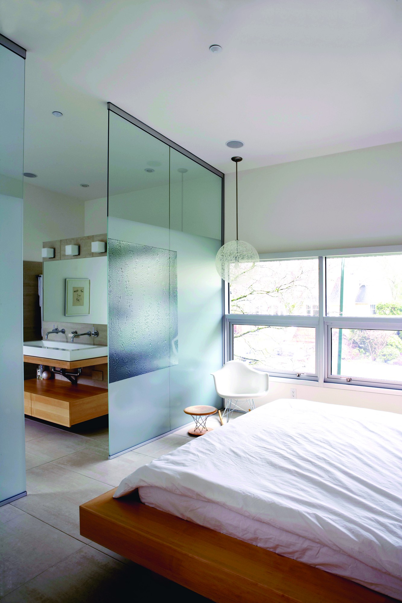 Guardian Glass による Guardian SatinDeco | Archello