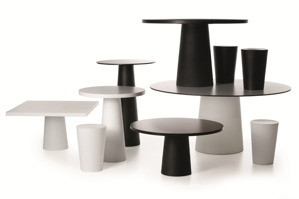Container Table by Moooi | Archello