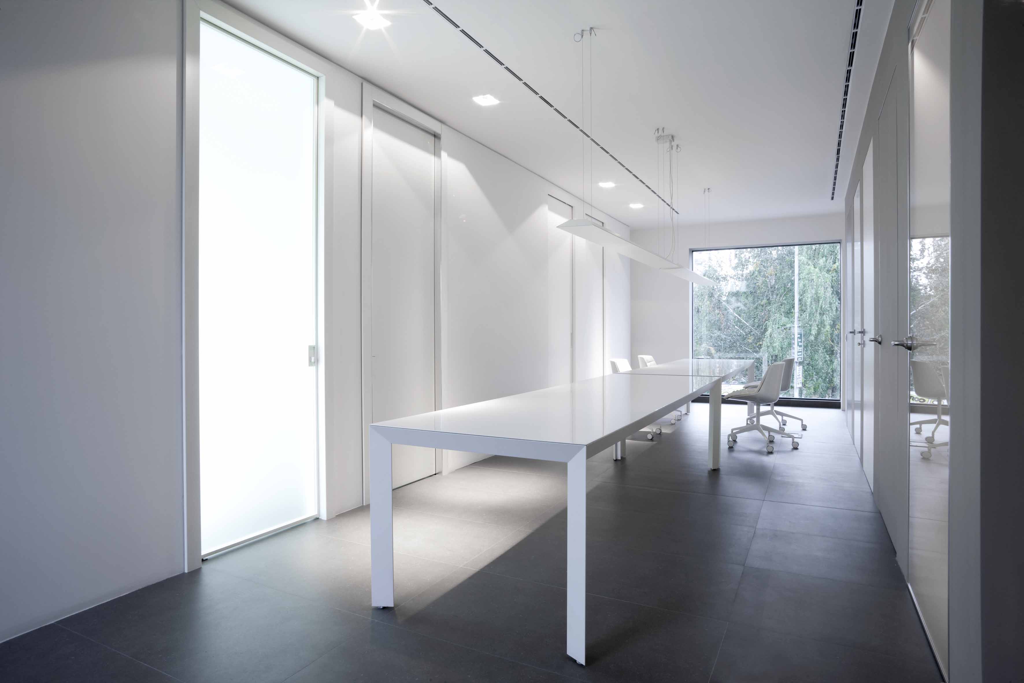 Showroom Tables by Albed | Archello