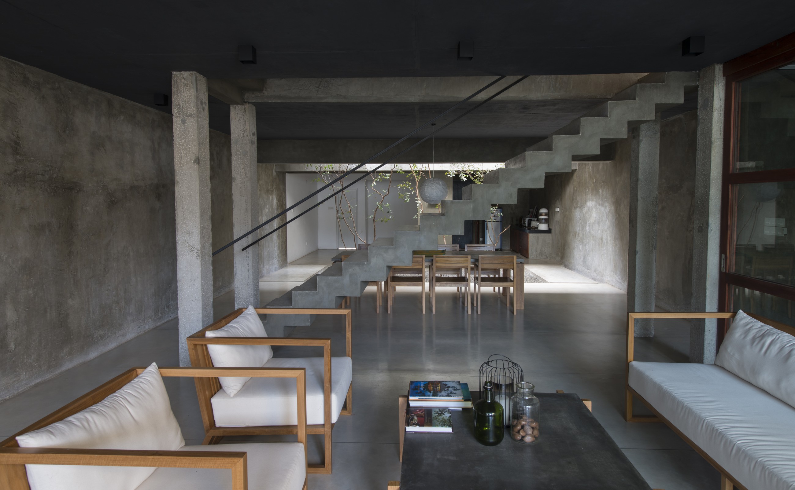 Gallery of Linear House | Palinda Kannangara Architects | Media - 2