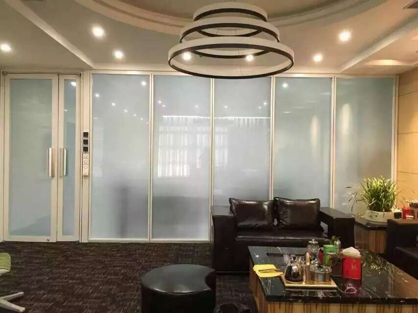 Switchable Privacy Glass Film by InnoGlass | Archello