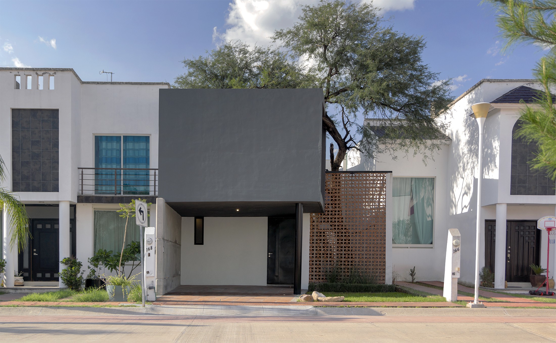 YY House | Cubo Rojo Arquitectura | Archello