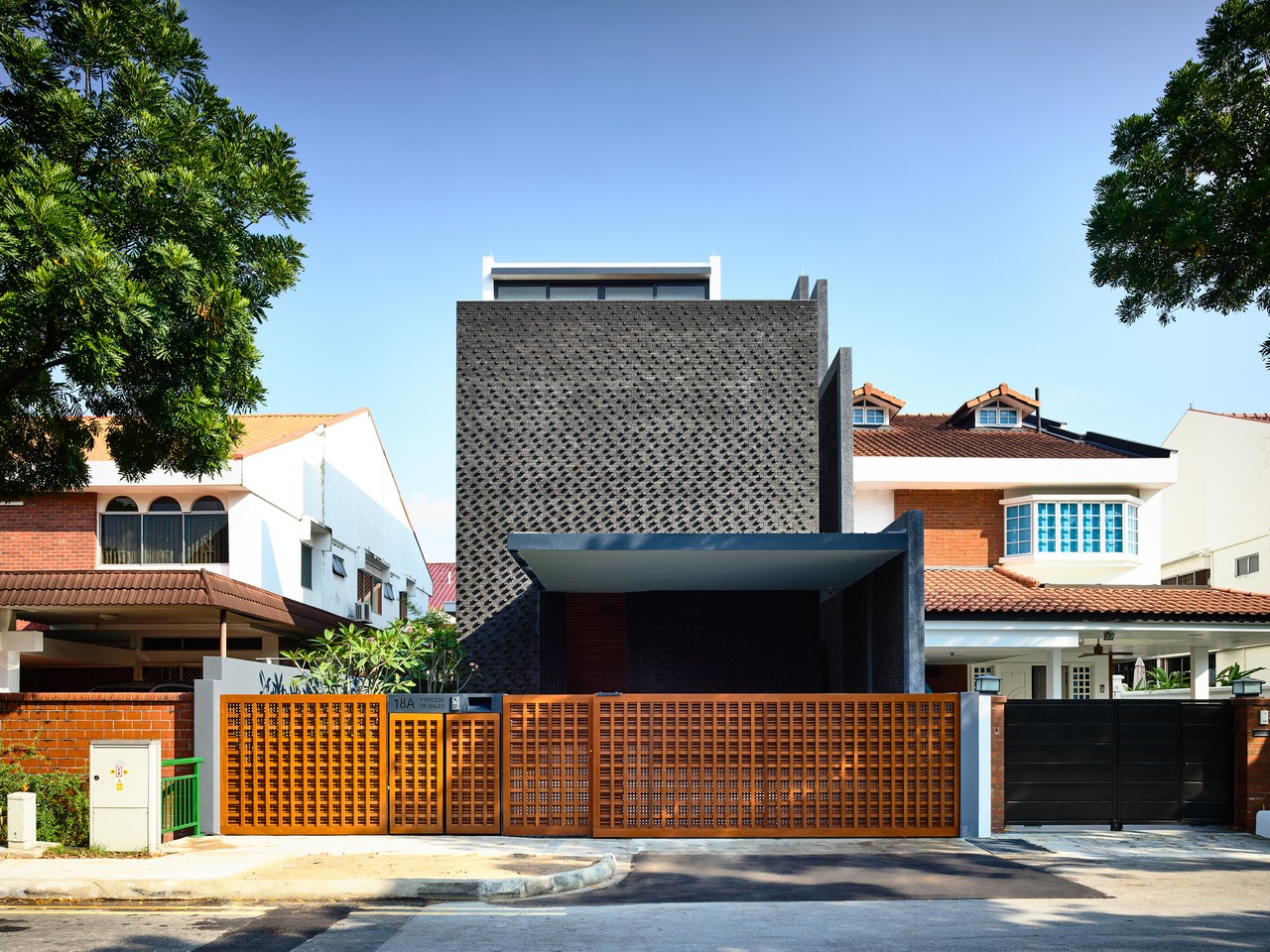 The Space Between Walls | HYLA Architects | Archello